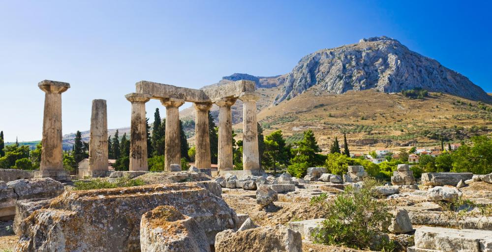 What Is the Difference between Classicism and Neoclassicism?